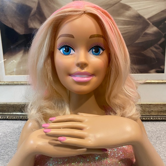 Mattel | Accessories | Barbie Fashionista Styling Blonde Doll With Pink ...